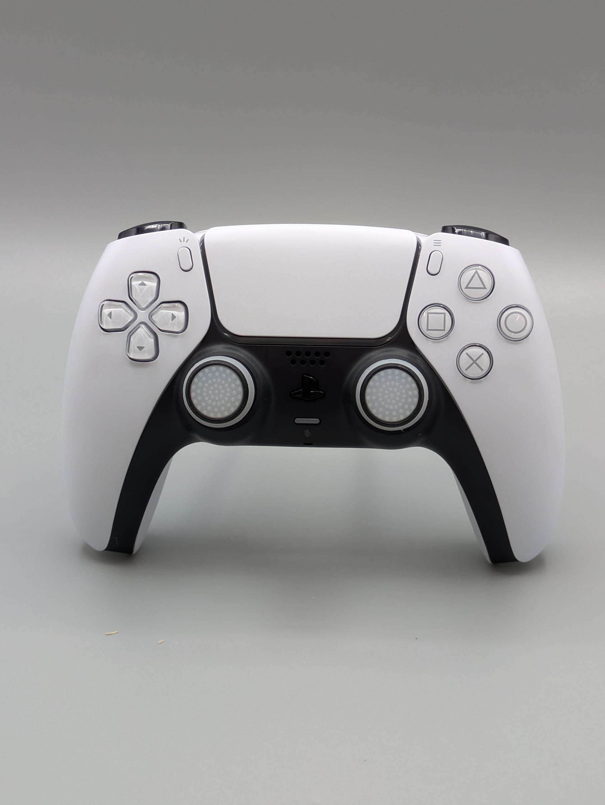PS5 and Xbox thumbstick toppers in White and Black - pack of 2 – GOAT ...